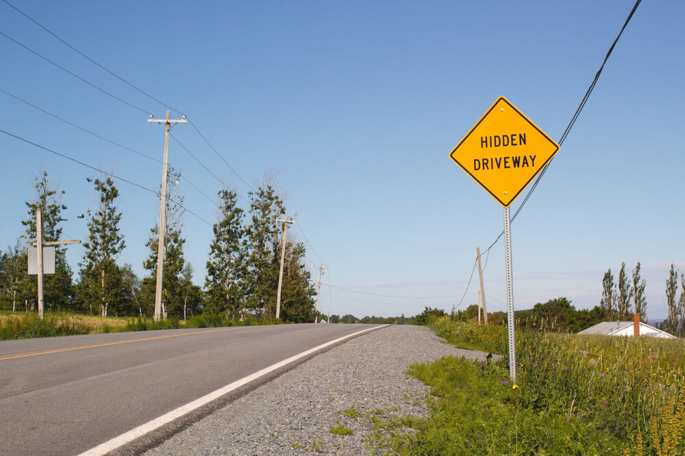 This Is How You Drive Perfectly on Rural Roads